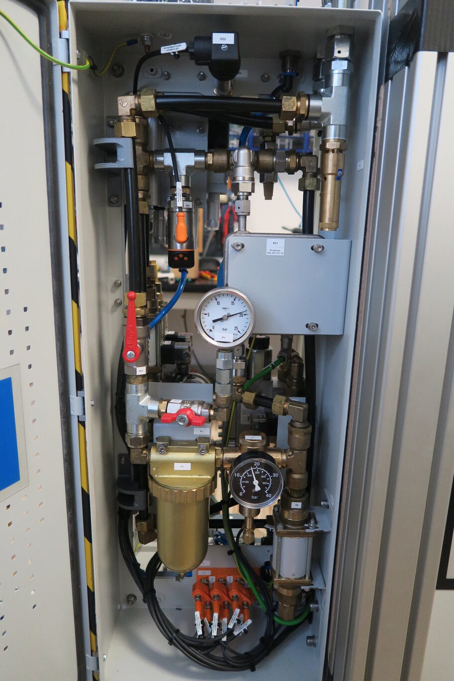 AUTOMATED AIR FILLING FOR SHOCK ABSORBERS - AG Engineer, s.r.o.